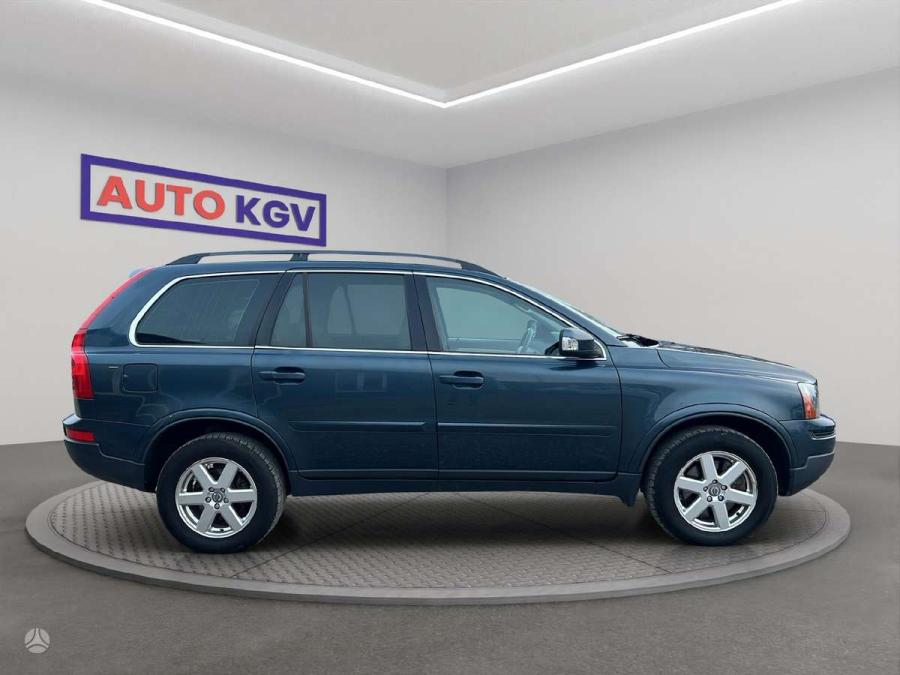 Blue Volvo XC90 2007 in Kaunas, with an engine capacity of 2.40 L and mileage of 328 thousand km for 5999 €, photo 6 on AUTOMOTO.COM.LV