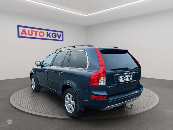 Blue Volvo XC90 2007 in Kaunas, with an engine capacity of 2.40 L and mileage of 328 thousand km for 5999 €, photo 3 on AUTOMOTO.COM.LV