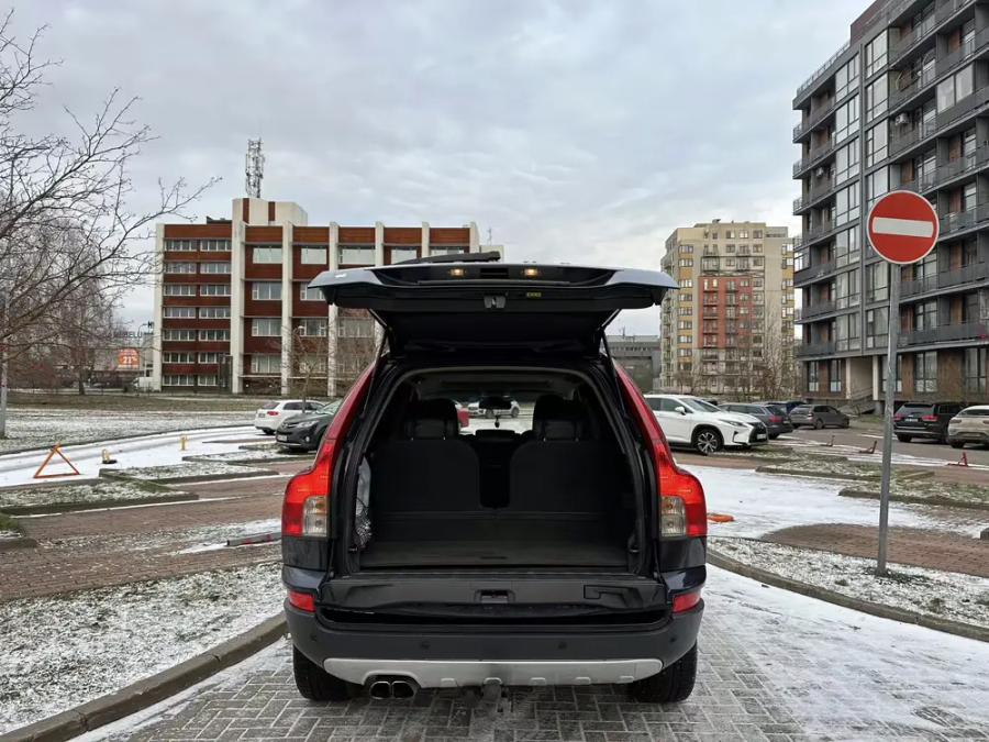Blue Volvo XC90 2007 in Riga, with an engine capacity of 2.40 L and mileage of 284 thousand km for 5290 €, photo 14 on AUTOMOTO.COM.LV