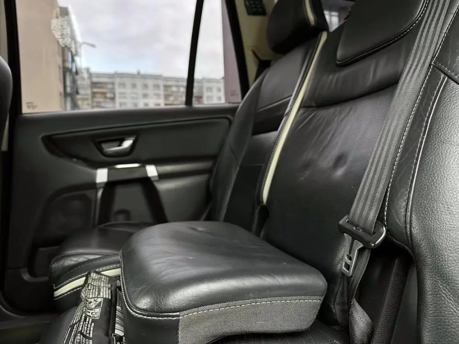 Blue Volvo XC90 2007 in Riga, with an engine capacity of 2.40 L and mileage of 284 thousand km for 5290 €, photo 21 on AUTOMOTO.COM.LV