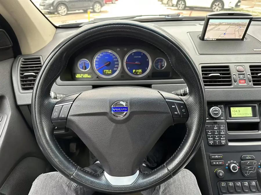 Blue Volvo XC90 2007 in Riga, with an engine capacity of 2.40 L and mileage of 284 thousand km for 5290 €, photo 23 on AUTOMOTO.COM.LV