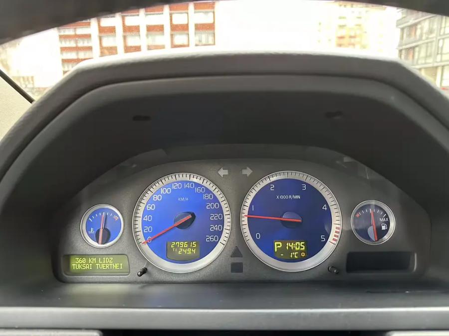 Blue Volvo XC90 2007 in Riga, with an engine capacity of 2.40 L and mileage of 284 thousand km for 5290 €, photo 29 on AUTOMOTO.COM.LV