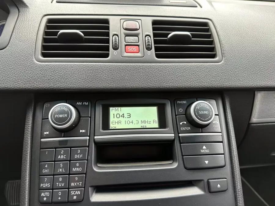 Blue Volvo XC90 2007 in Riga, with an engine capacity of 2.40 L and mileage of 284 thousand km for 5290 €, photo 32 on AUTOMOTO.COM.LV