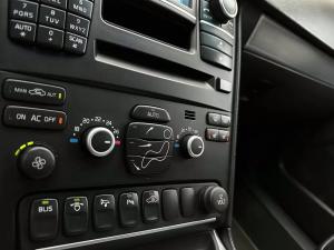 Blue Volvo XC90 2007 in Riga, with an engine capacity of 2.40 L and mileage of 284 thousand km for 5290 €, photo 33 on AUTOMOTO.COM.LV