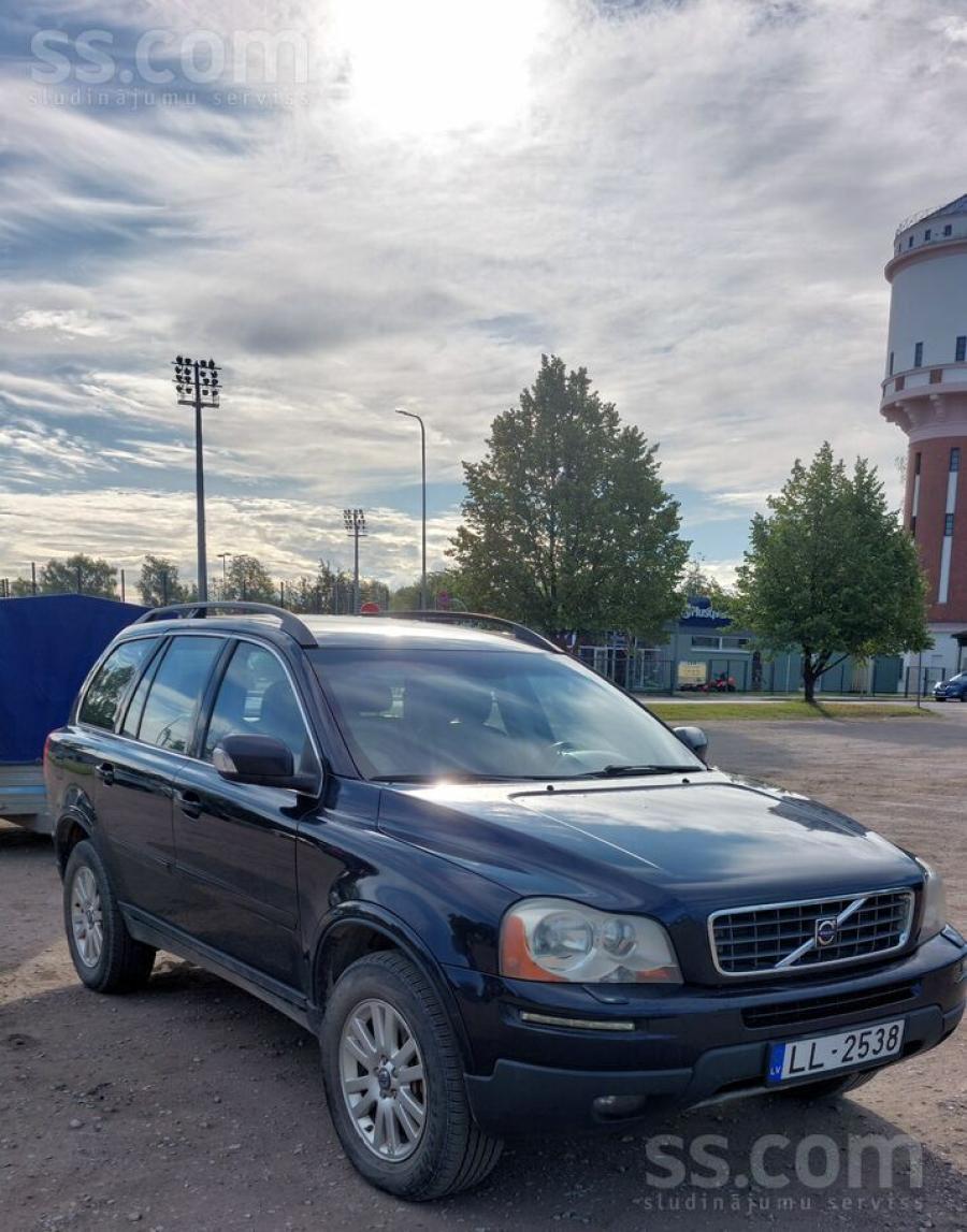 Blue Volvo XC90 2007 in Cesis, with an engine capacity of 2.40 L and mileage of 346 thousand km for 4550 €, photo 5 on AUTOMOTO.COM.LV