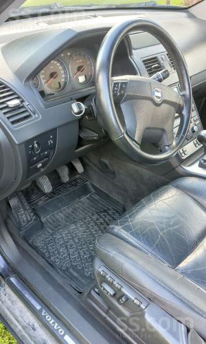 Blue Volvo XC90 2007 in Cesis, with an engine capacity of 2.40 L and mileage of 346 thousand km for 4550 €, photo 6 on AUTOMOTO.COM.LV