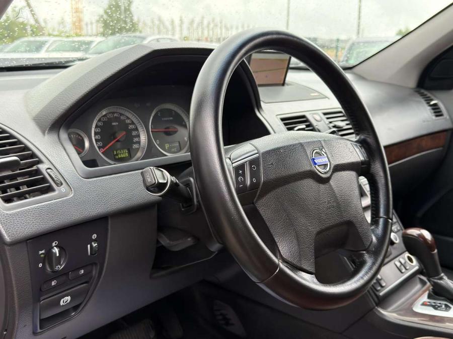 Blue Volvo XC90 2007 in Vilnius, with an engine capacity of 2.40 L and mileage of 315 thousand km for 3950 €, photo 15 on AUTOMOTO.COM.LV