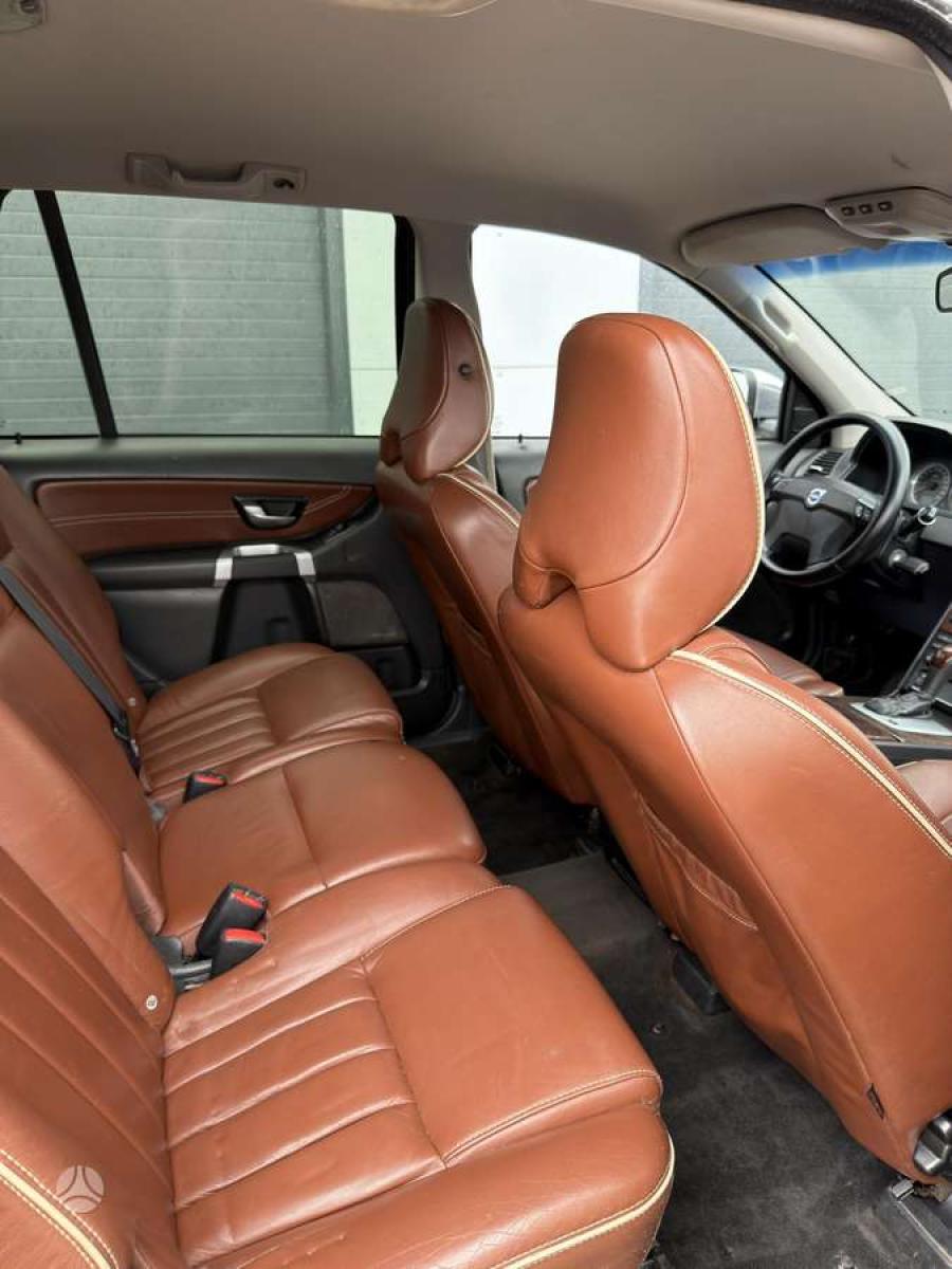 Blue Volvo XC90 2007 in Vilnius, with an engine capacity of 2.40 L and mileage of 315 thousand km for 3950 €, photo 20 on AUTOMOTO.COM.LV