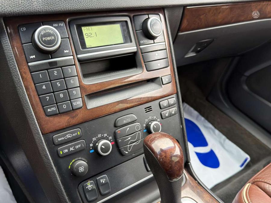 Blue Volvo XC90 2007 in Vilnius, with an engine capacity of 2.40 L and mileage of 315 thousand km for 3950 €, photo 27 on AUTOMOTO.COM.LV