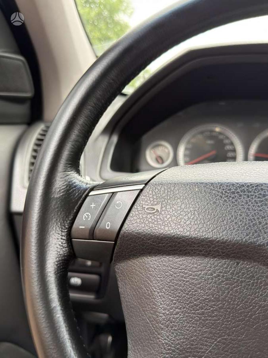 Blue Volvo XC90 2007 in Vilnius, with an engine capacity of 2.40 L and mileage of 315 thousand km for 3950 €, photo 29 on AUTOMOTO.COM.LV