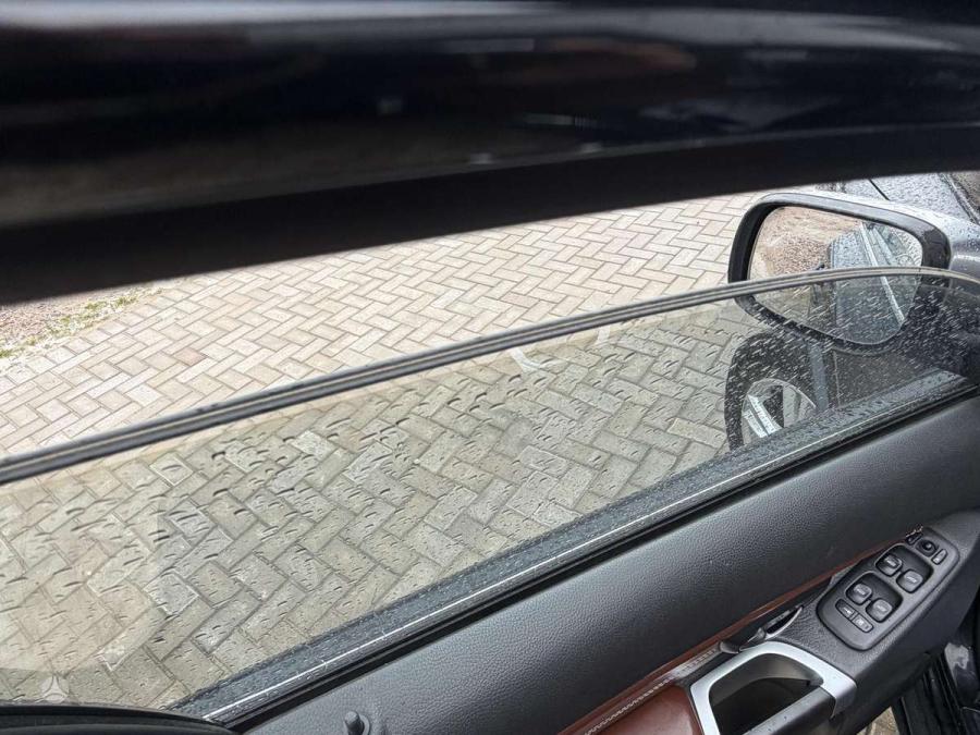 Blue Volvo XC90 2007 in Vilnius, with an engine capacity of 2.40 L and mileage of 315 thousand km for 3950 €, photo 31 on AUTOMOTO.COM.LV