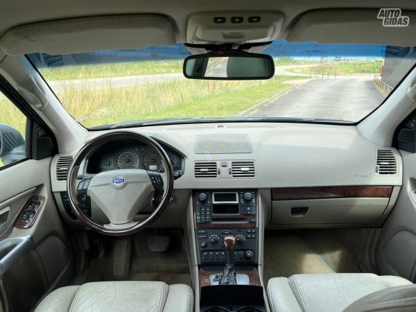 Blue Volvo XC90 2007 in Marijampole, with an engine capacity of 2.40 L and mileage of 320 thousand km for 3900 €, photo 5 on AUTOMOTO.COM.LV