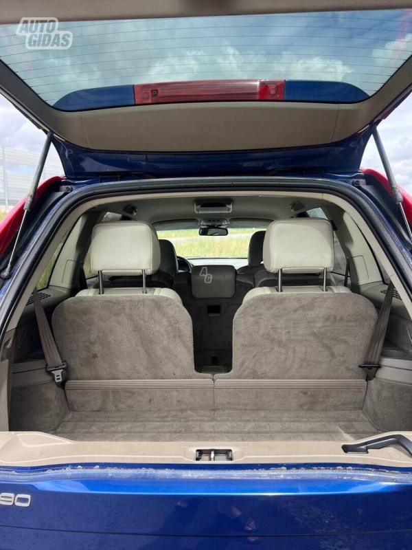 Blue Volvo XC90 2007 in Marijampole, with an engine capacity of 2.40 L and mileage of 320 thousand km for 3900 €, photo 8 on AUTOMOTO.COM.LV