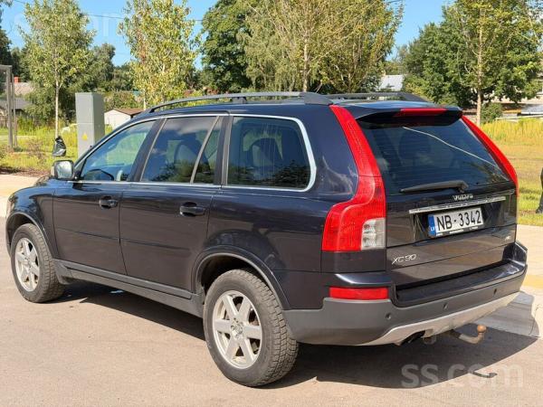 Blue Volvo XC90 2007 in Riga, with an engine capacity of 2.40 L and mileage of 328 thousand km for 5900 €, photo 6 on AUTOMOTO.COM.LV