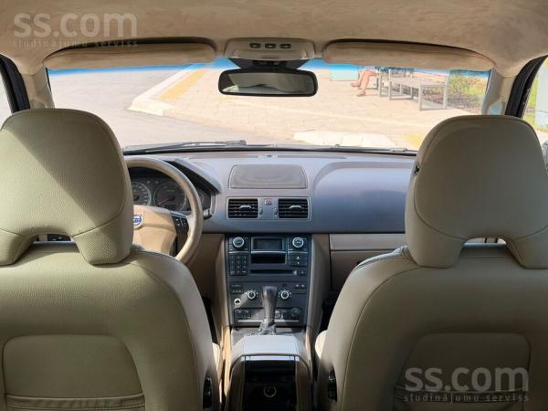 Blue Volvo XC90 2007 in Riga, with an engine capacity of 2.40 L and mileage of 328 thousand km for 5900 €, photo 9 on AUTOMOTO.COM.LV