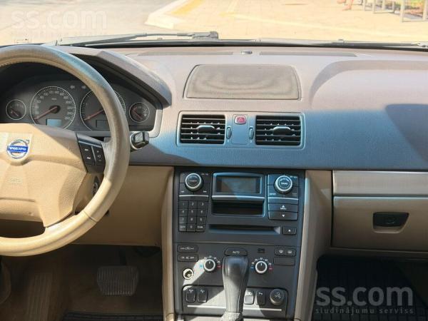 Blue Volvo XC90 2007 in Riga, with an engine capacity of 2.40 L and mileage of 328 thousand km for 5900 €, photo 10 on AUTOMOTO.COM.LV