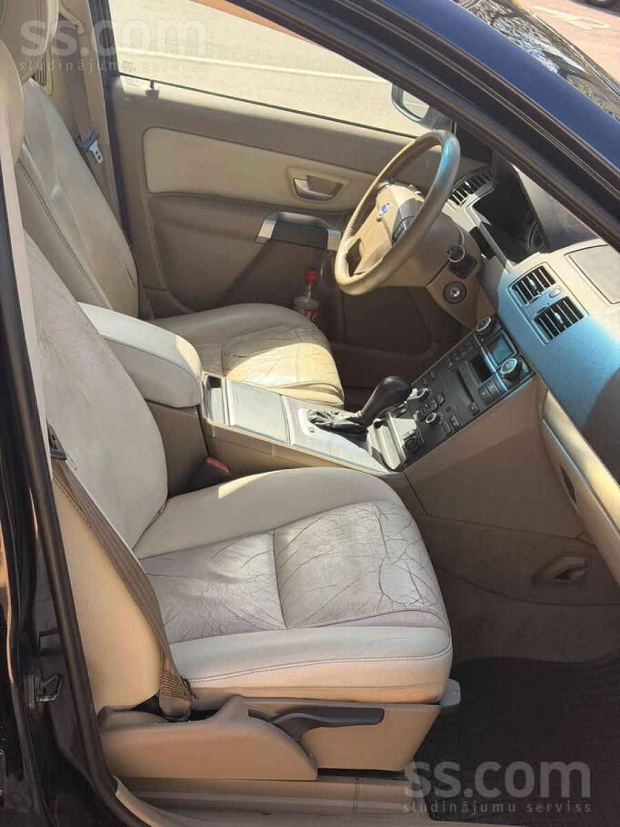 Zils Volvo XC90 2007 Rīga, ar dzinēja tilpumu 2.40 L un nobraukumu 328 tūkst. km par 5900 €, foto 13 vietnē AUTOMOTO.COM.LV