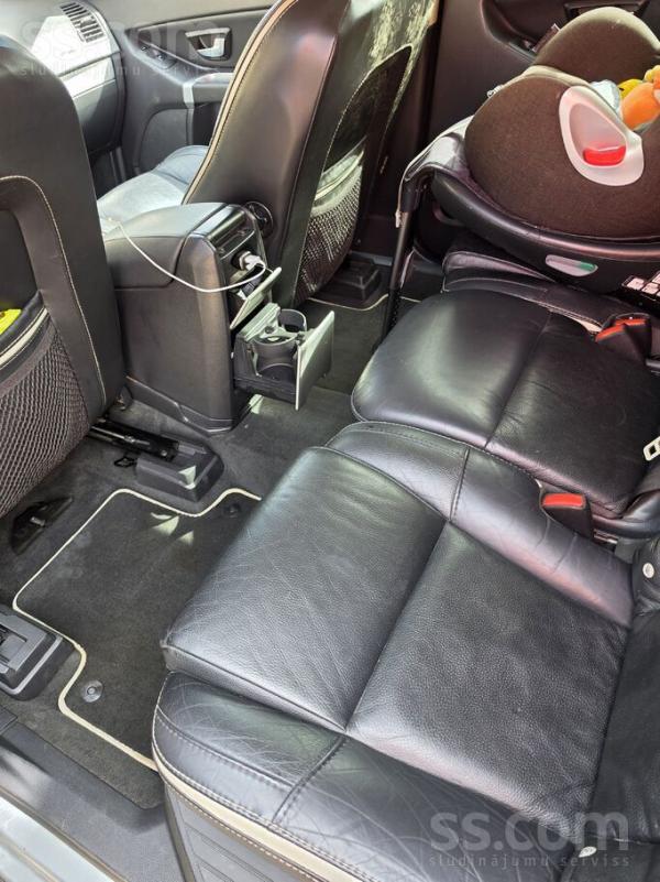 Zils Volvo XC90 2007 Jūrmala, ar dzinēja tilpumu 2.40 L un nobraukumu 250 tūkst. km par 5600 €, foto 8 vietnē AUTOMOTO.COM.LV