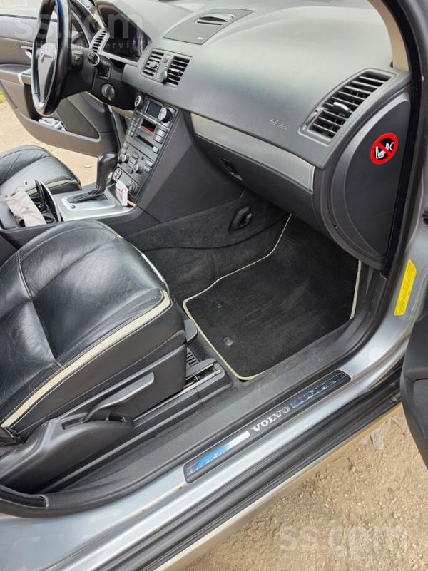 Zils Volvo XC90 2007 Jūrmala, ar dzinēja tilpumu 2.40 L un nobraukumu 250 tūkst. km par 5600 €, foto 9 vietnē AUTOMOTO.COM.LV