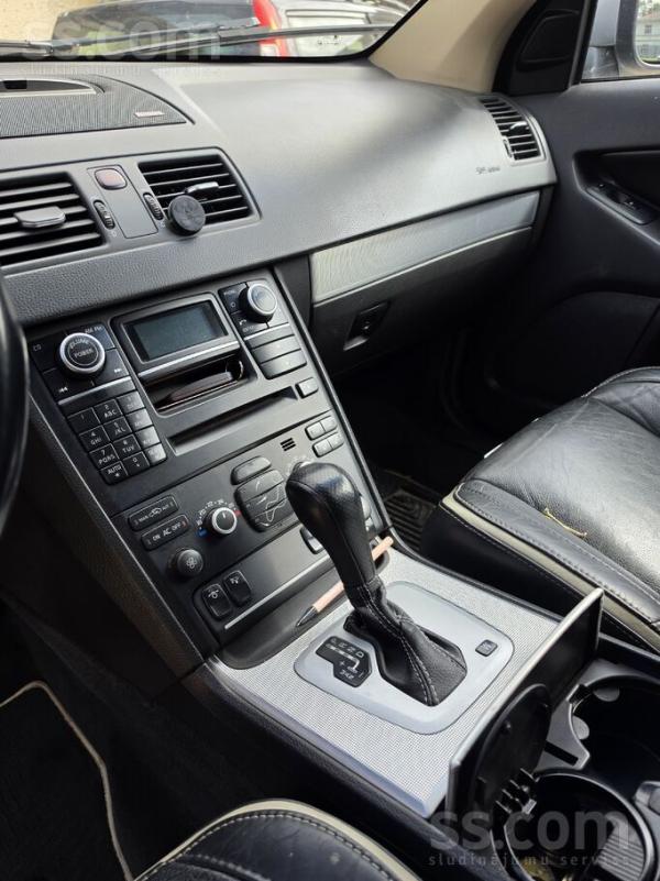 Zils Volvo XC90 2007 Jūrmala, ar dzinēja tilpumu 2.40 L un nobraukumu 250 tūkst. km par 5600 €, foto 10 vietnē AUTOMOTO.COM.LV