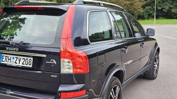 Blue Volvo XC90 2007 in Elektrenai, with an engine capacity of 2.40 L and mileage of 277 thousand km for 6900 €, photo 8 on AUTOMOTO.COM.LV