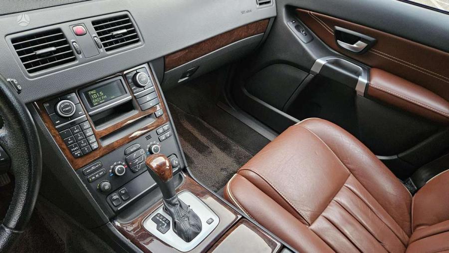Zils Volvo XC90 2007 Elektrėnai, ar dzinēja tilpumu 2.40 L un nobraukumu 277 tūkst. km par 6900 €, foto 31 vietnē AUTOMOTO.COM.LV