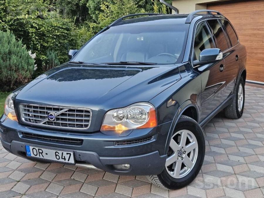 Blue Volvo XC90 2007 in Talsi, with an engine capacity of 2.40 L and mileage of 282 thousand km for 6999 €, photo 3 on AUTOMOTO.COM.LV