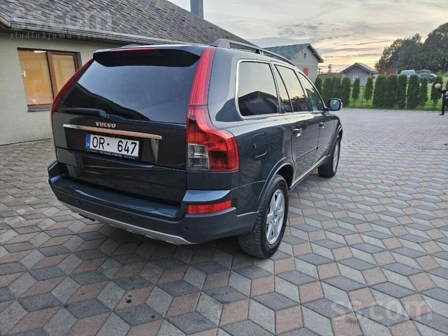 Blue Volvo XC90 2007 in Talsi, with an engine capacity of 2.40 L and mileage of 282 thousand km for 6999 €, photo 5 on AUTOMOTO.COM.LV