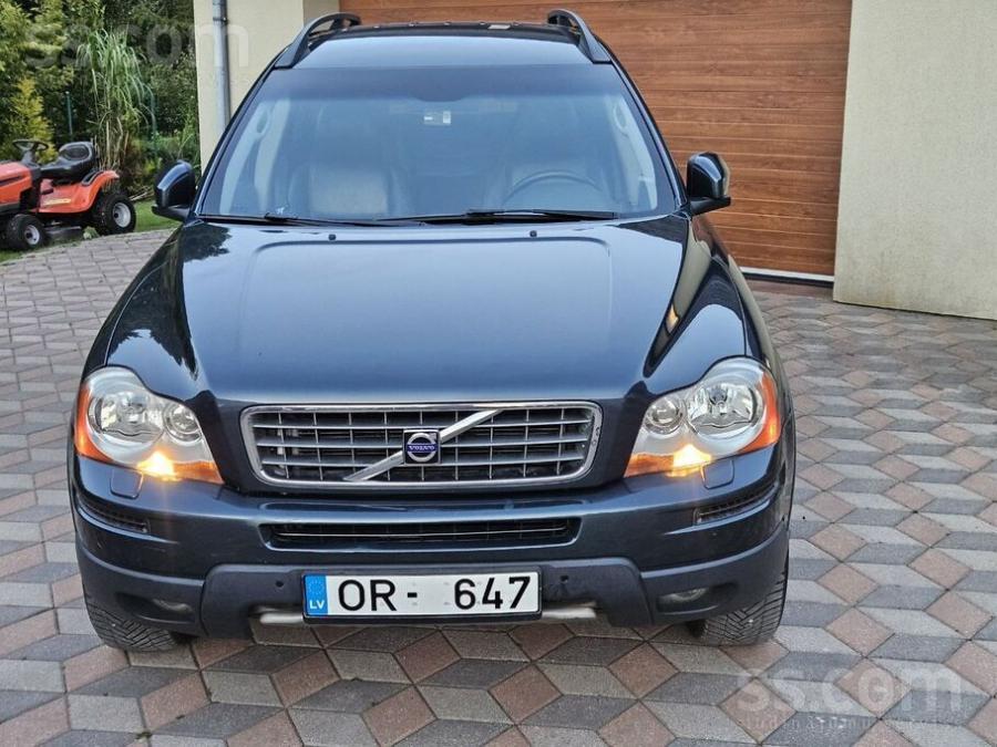 Blue Volvo XC90 2007 in Talsi, with an engine capacity of 2.40 L and mileage of 282 thousand km for 6999 €, photo 10 on AUTOMOTO.COM.LV