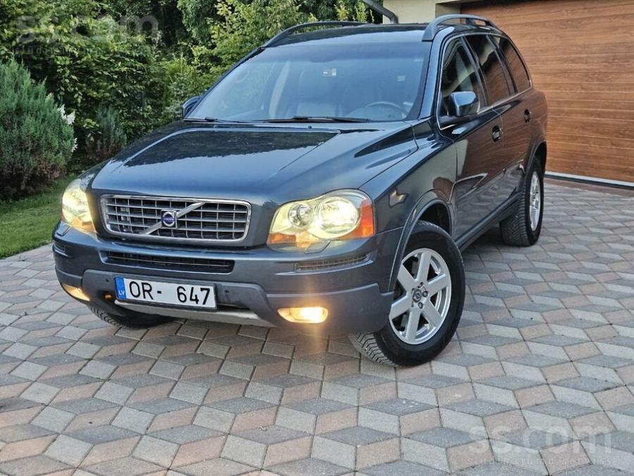 Blue Volvo XC90 2007 in Talsi, with an engine capacity of 2.40 L and mileage of 282 thousand km for 6999 €, photo 11 on AUTOMOTO.COM.LV