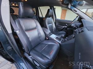 Blue Volvo XC90 2007 in Talsi, with an engine capacity of 2.40 L and mileage of 282 thousand km for 6999 €, photo 18 on AUTOMOTO.COM.LV