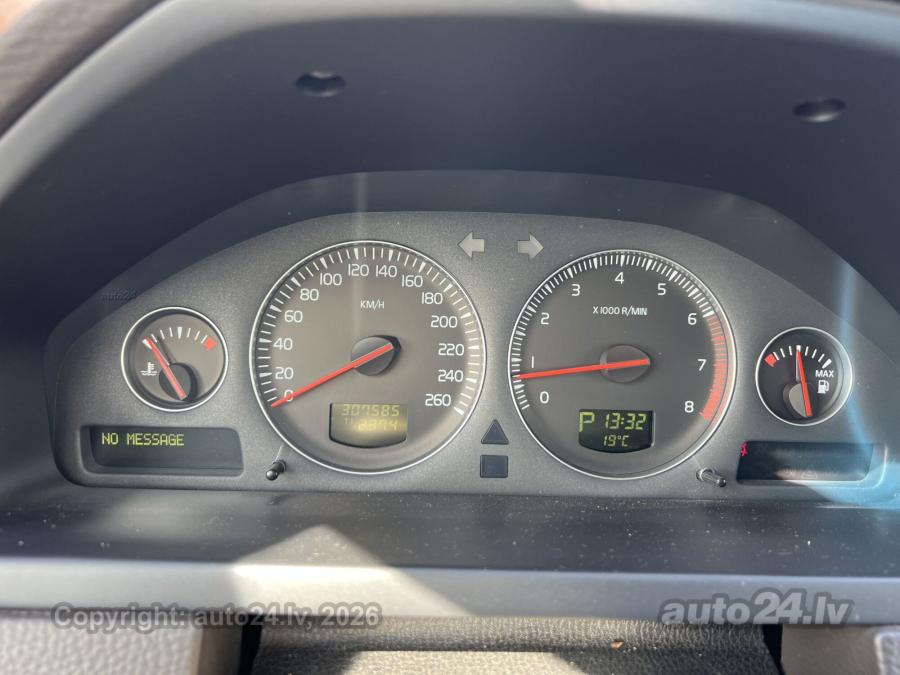 Zils Volvo XC90 2007 Viljandi, ar dzinēja tilpumu 3.20 L un nobraukumu 308 tūkst. km par 4590 €, foto 10 vietnē AUTOMOTO.COM.LV
