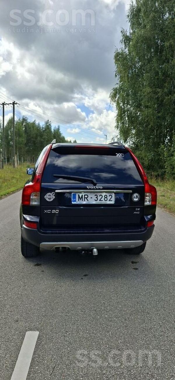 Blue Volvo XC90 2007 in Daugavpils, with an engine capacity of 2.50 L and mileage of 391 thousand km for 5500 €, photo 3 on AUTOMOTO.COM.LV