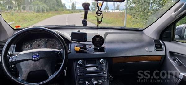 Blue Volvo XC90 2007 in Daugavpils, with an engine capacity of 2.50 L and mileage of 391 thousand km for 5500 €, photo 5 on AUTOMOTO.COM.LV