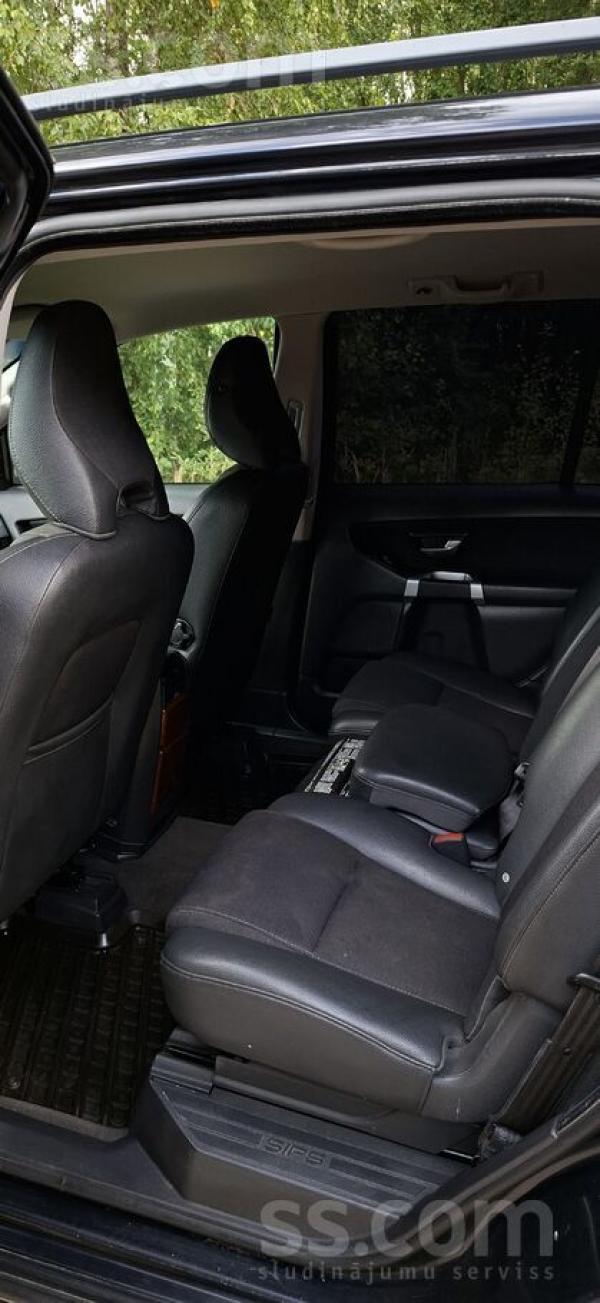 Blue Volvo XC90 2007 in Daugavpils, with an engine capacity of 2.50 L and mileage of 391 thousand km for 5500 €, photo 6 on AUTOMOTO.COM.LV