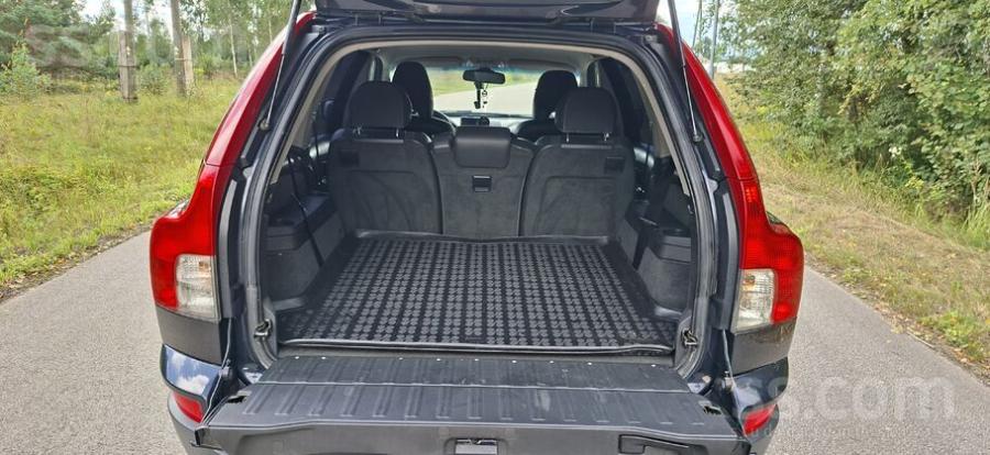 Blue Volvo XC90 2007 in Daugavpils, with an engine capacity of 2.50 L and mileage of 391 thousand km for 5500 €, photo 7 on AUTOMOTO.COM.LV
