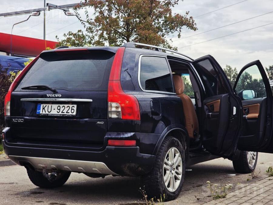 Blue Volvo XC90 2007 in Ogre, with an engine capacity of 2.40 L and mileage of 390 thousand km for 6000 €, photo 3 on AUTOMOTO.COM.LV