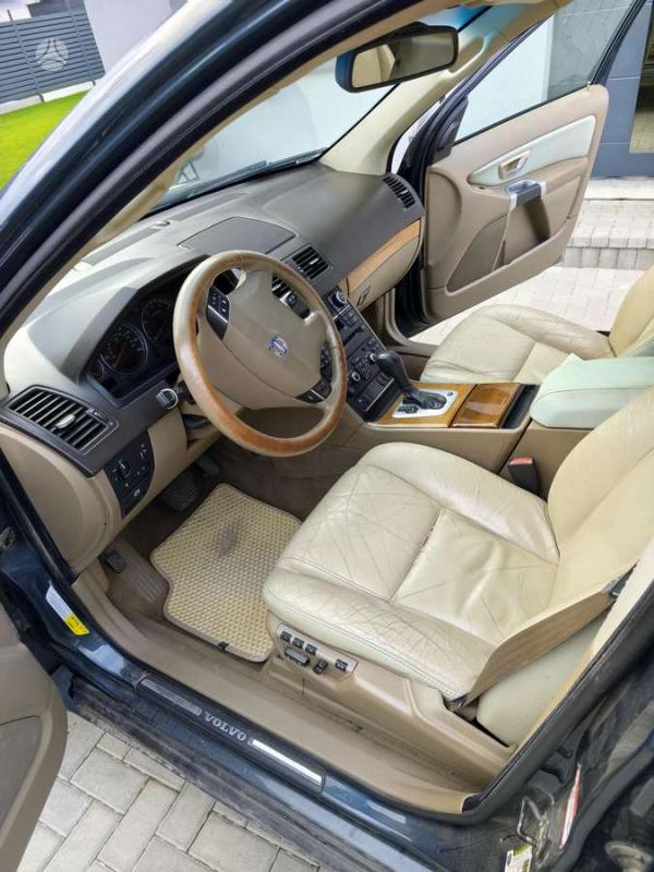 Volvo XC90 2007 in Klaipeda on AUTOMOTO.COM.LV Blue Volvo XC90 2007 in Klaipeda, with an engine capacity of 3.19 L and mileage of 348 thousand km for 2999 €, photo 8 on AUTOMOTO.COM.LV