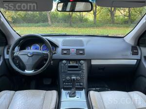 Blue Volvo XC90 2007 in Riga, with an engine capacity of 2.40 L and mileage of 0 thousand km for 3699 €, photo 12 on AUTOMOTO.COM.LV