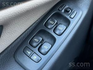 Blue Volvo XC90 2007 in Riga, with an engine capacity of 2.40 L and mileage of 0 thousand km for 3699 €, photo 17 on AUTOMOTO.COM.LV
