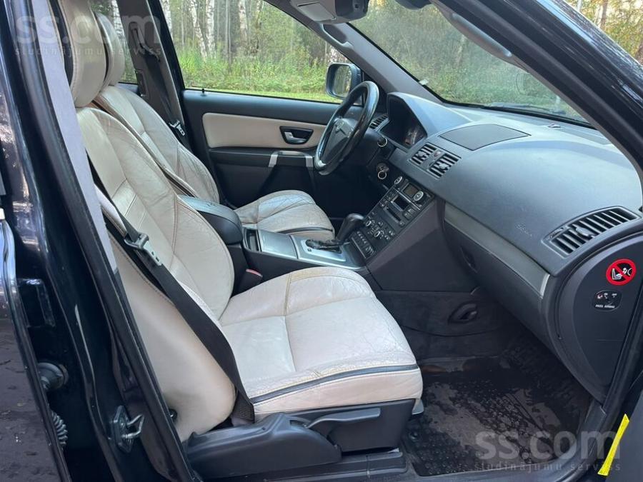 Blue Volvo XC90 2007 in Riga, with an engine capacity of 2.40 L and mileage of 0 thousand km for 3699 €, photo 21 on AUTOMOTO.COM.LV
