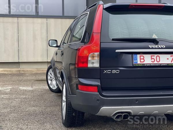Blue Volvo XC90 2007 in Riga, with an engine capacity of 2.40 L and mileage of 432 thousand km for 5890 €, photo 11 on AUTOMOTO.COM.LV