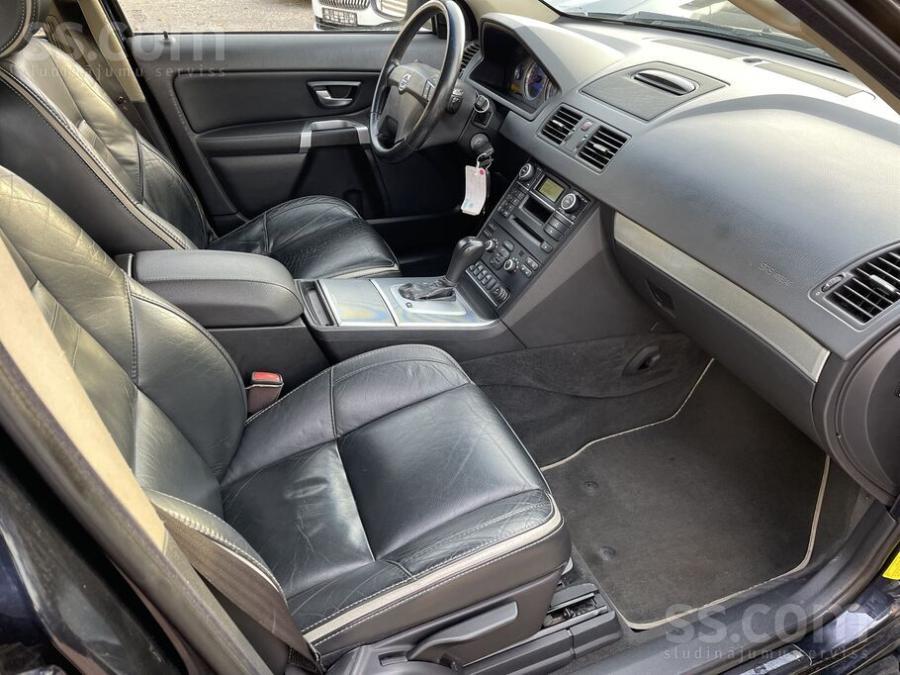 Zils Volvo XC90 2007 Rīga, ar dzinēja tilpumu 2.40 L un nobraukumu 432 tūkst. km par 5890 €, foto 18 vietnē AUTOMOTO.COM.LV