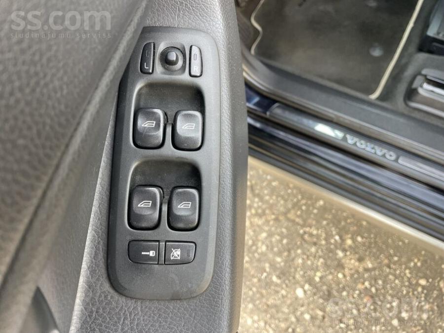 Zils Volvo XC90 2007 Rīga, ar dzinēja tilpumu 2.40 L un nobraukumu 432 tūkst. km par 5890 €, foto 20 vietnē AUTOMOTO.COM.LV