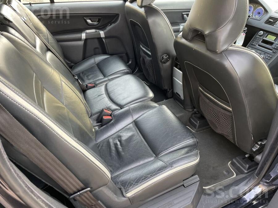 Zils Volvo XC90 2007 Rīga, ar dzinēja tilpumu 2.40 L un nobraukumu 432 tūkst. km par 5890 €, foto 21 vietnē AUTOMOTO.COM.LV