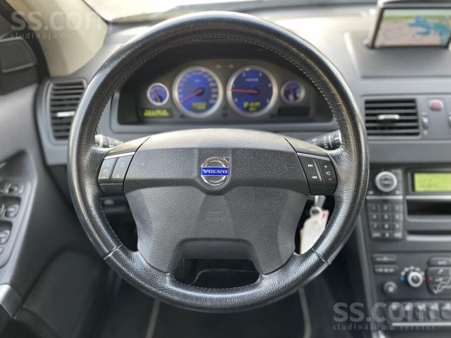 Zils Volvo XC90 2007 Rīga, ar dzinēja tilpumu 2.40 L un nobraukumu 432 tūkst. km par 5890 €, foto 26 vietnē AUTOMOTO.COM.LV
