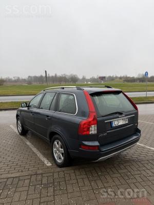 Blue Volvo XC90 2008 in Saldus, with an engine capacity of 2.40 L and mileage of 463 thousand km for 3900 €, photo 3 on AUTOMOTO.COM.LV