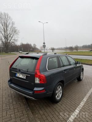 Blue Volvo XC90 2008 in Saldus, with an engine capacity of 2.40 L and mileage of 463 thousand km for 3900 €, photo 4 on AUTOMOTO.COM.LV