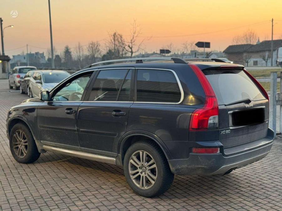 Blue Volvo XC90 2008 in Taurage, with an engine capacity of 2.40 L and mileage of 270 thousand km for 3100 €, photo 3 on AUTOMOTO.COM.LV