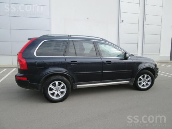 Blue Volvo XC90 2008 in Riga, with an engine capacity of 2.40 L and mileage of 352 thousand km for 4699 €, photo 8 on AUTOMOTO.COM.LV